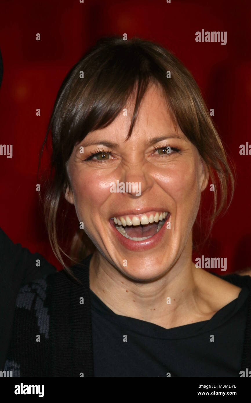 Anneke kim sarnau where -Fotos und -Bildmaterial in hoher Auflösung ...