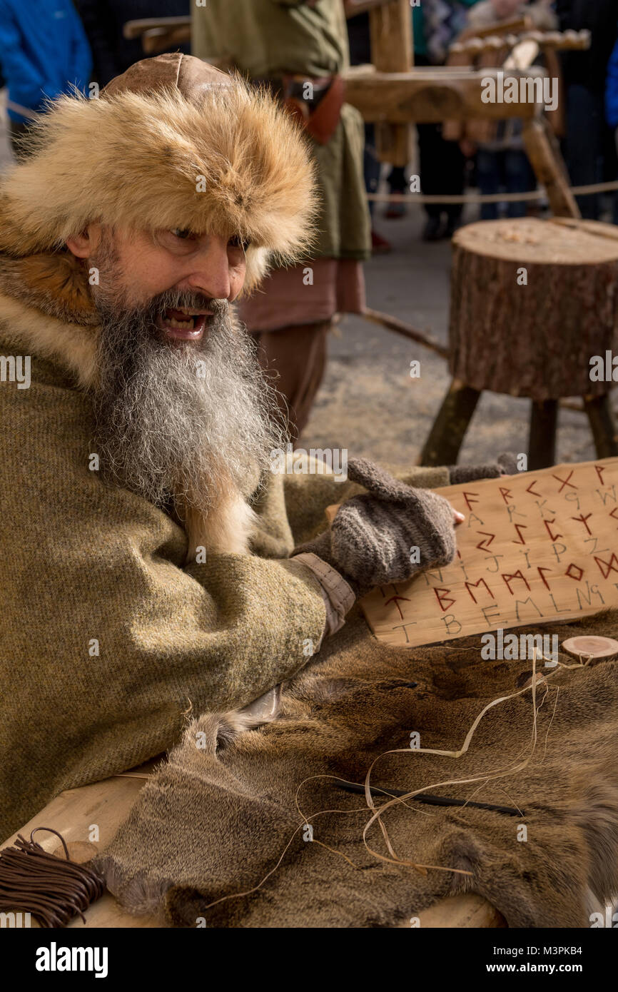Open air wikinger handel oder marktstand -Fotos und -Bildmaterial in ...