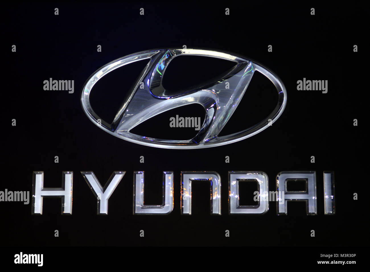 Das hyundai logo -Fotos und -Bildmaterial in hoher Auflösung – Alamy