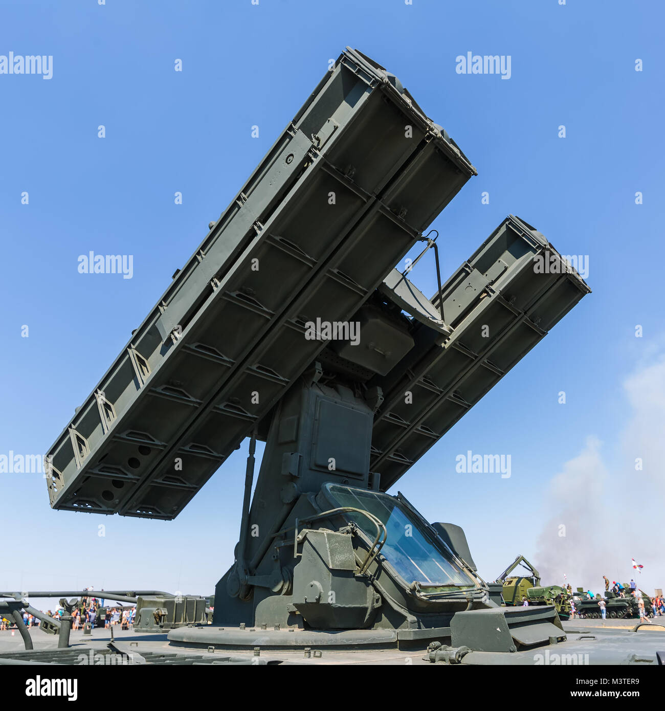 Cannon air defense complex -Fotos und -Bildmaterial in hoher Auflösung ...