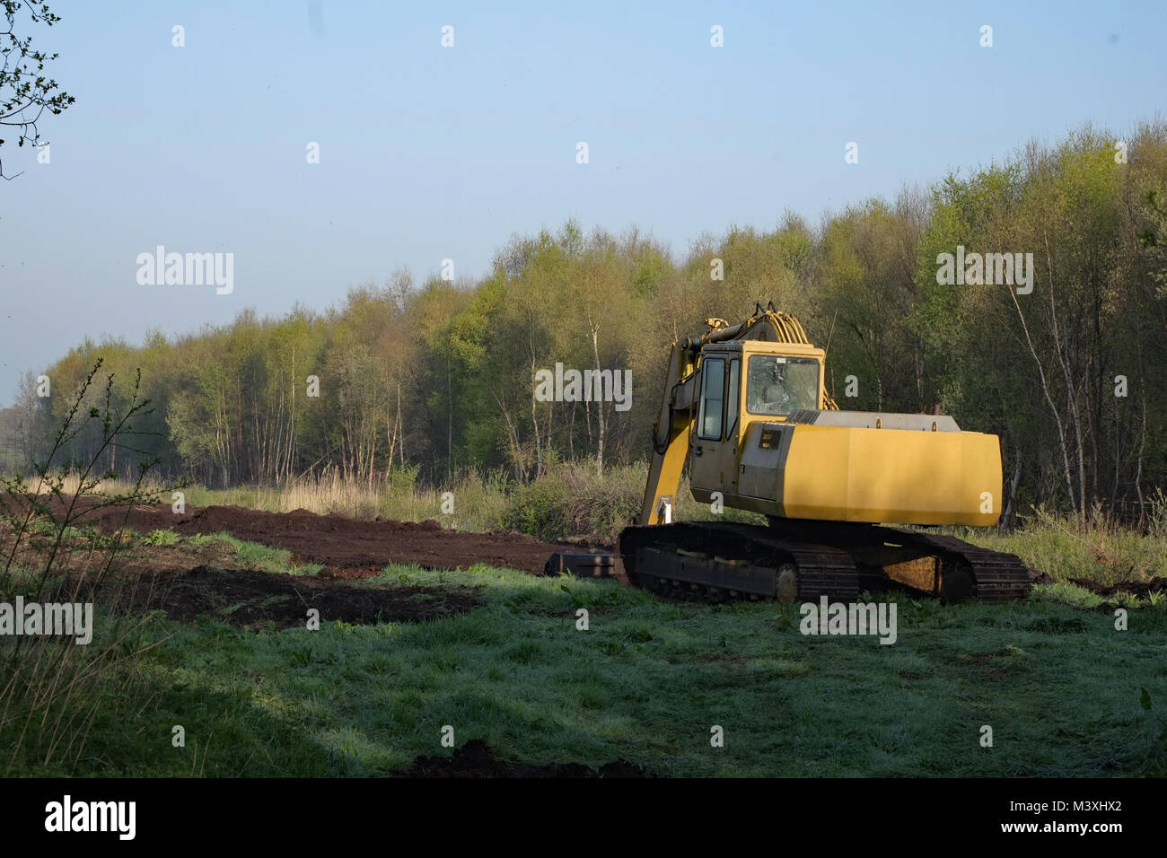 Torf graben -Fotos und -Bildmaterial in hoher Auflösung – Alamy