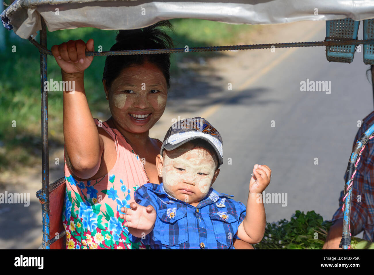 Ihre mutter karen -Fotos und -Bildmaterial in hoher Auflösung – Alamy