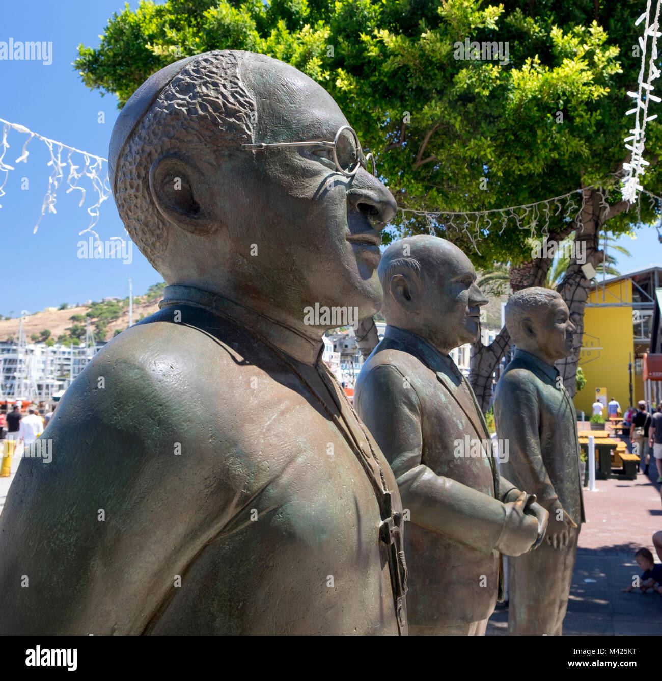 Desmond tutu fw de klerk nelson mandela statuen -Fotos und ...