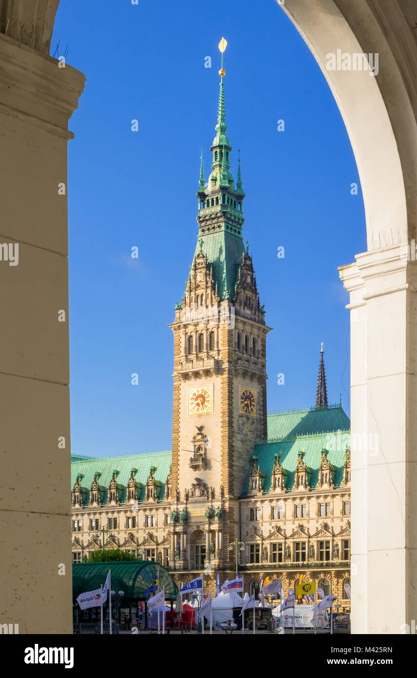 Das hamburger rathaus in hamburg -Fotos und -Bildmaterial in hoher ...