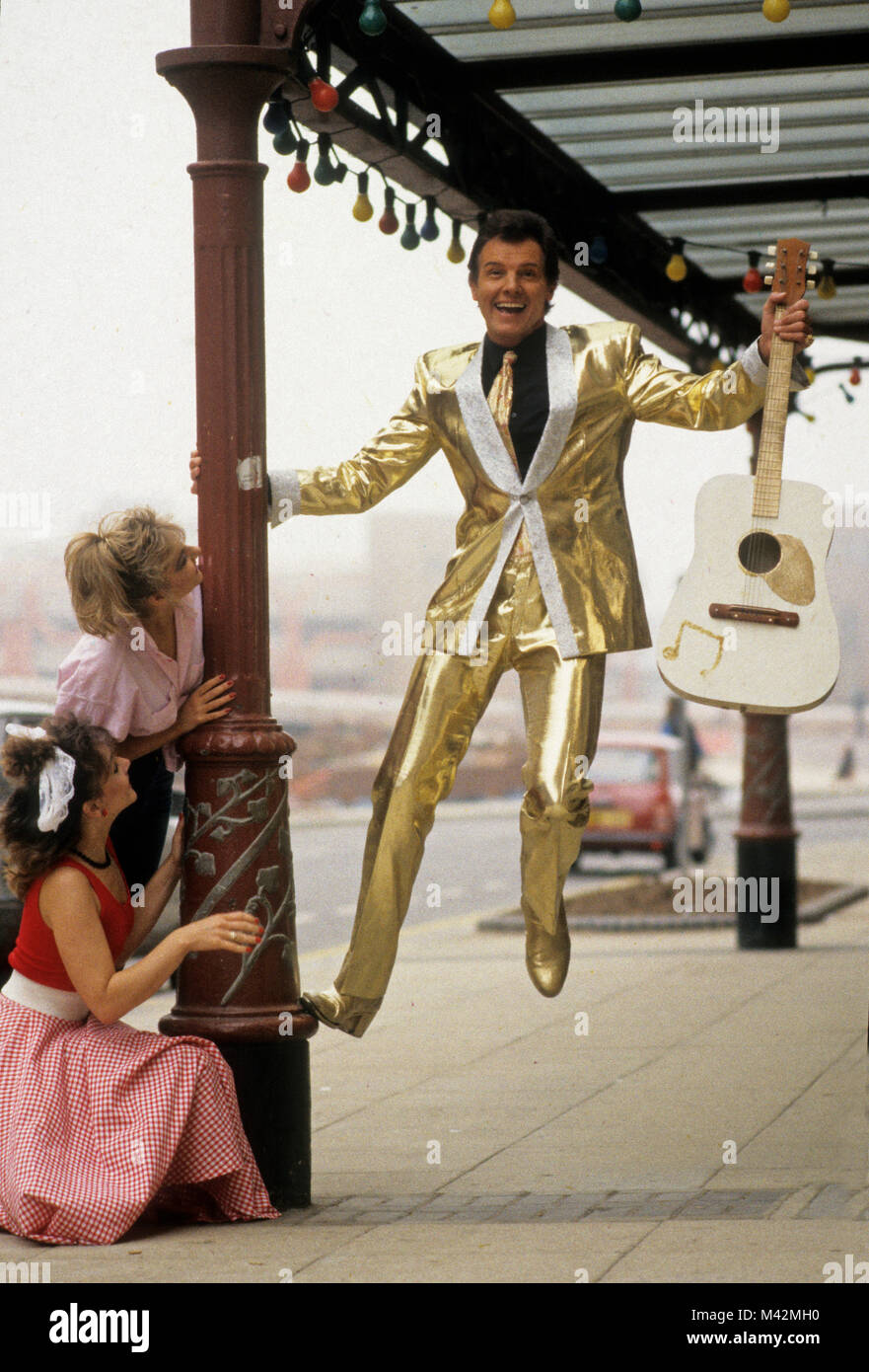 Jess Conrad Star von "Verlassen, um Ihm zu HeavenÕ 1986 Stockfotografie ...