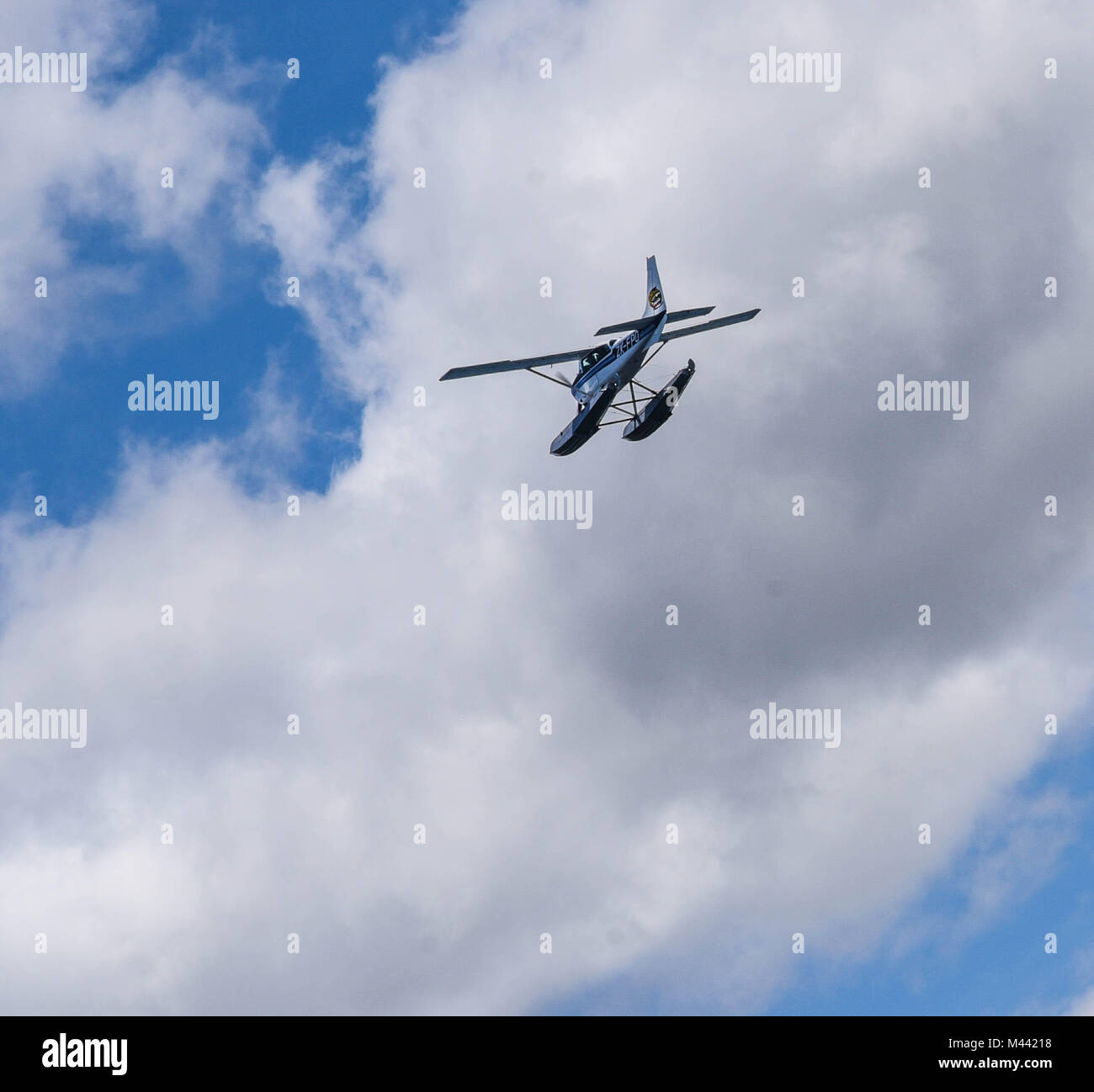 Flugzeug auf einem boot -Fotos und -Bildmaterial in hoher Auflösung – Alamy