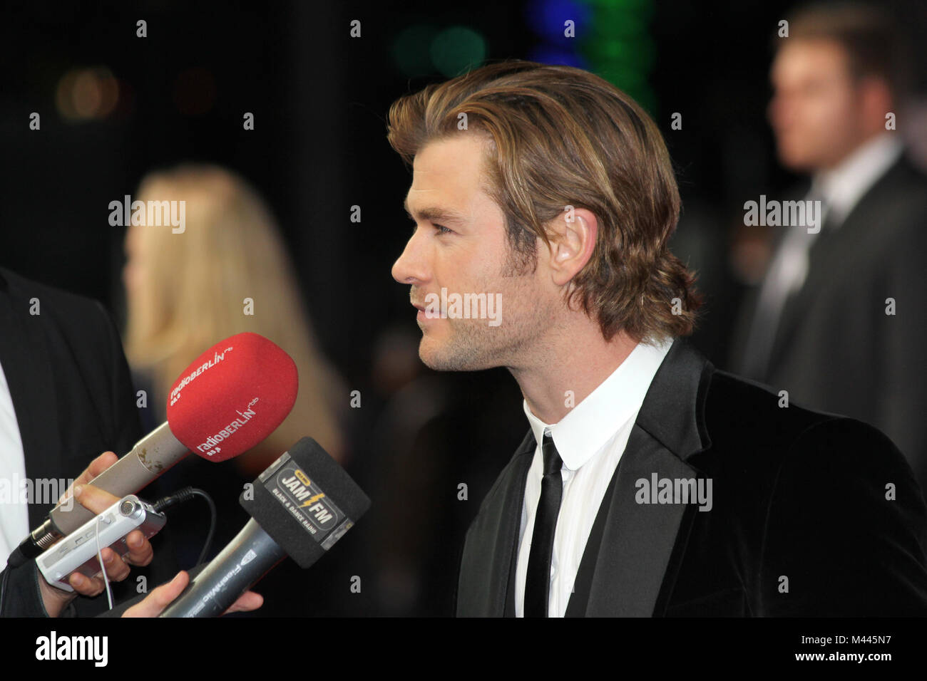 Chris hemsworth world premiere -Fotos und -Bildmaterial in hoher ...