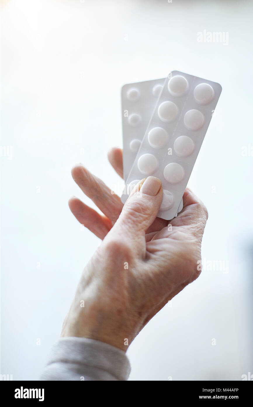 Blisterpackung medikamente -Fotos und -Bildmaterial in hoher Auflösung ...