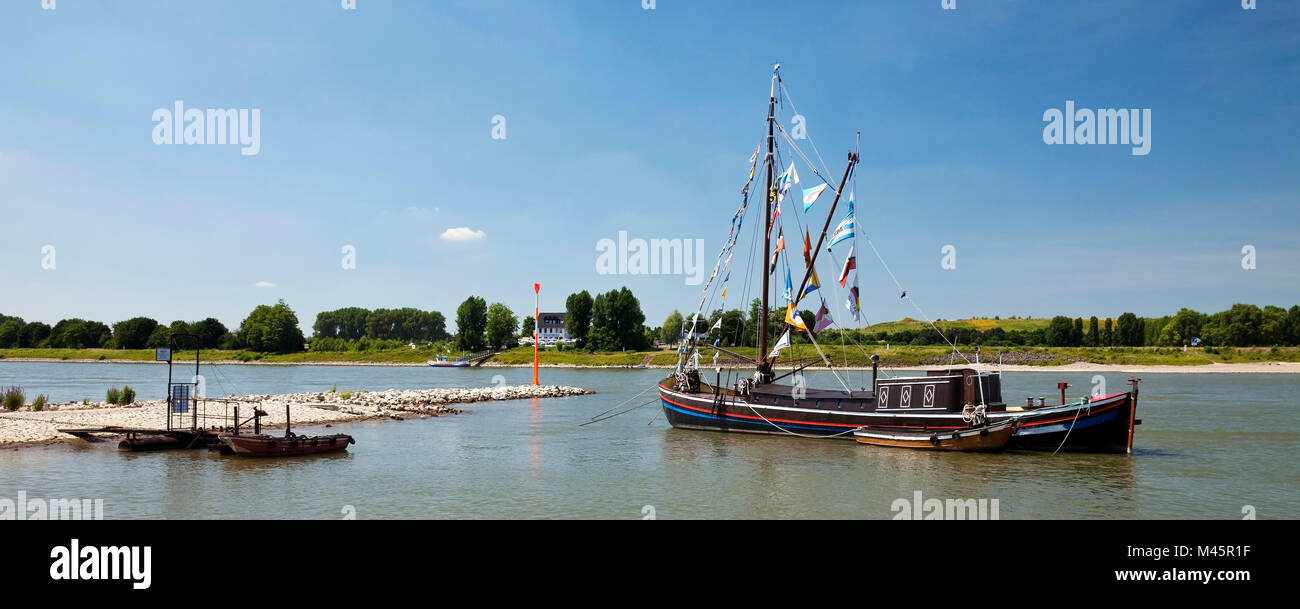 Hasselter Aak Wahrzeichen Verankerung im Rhein, Monheim am Rhein ...