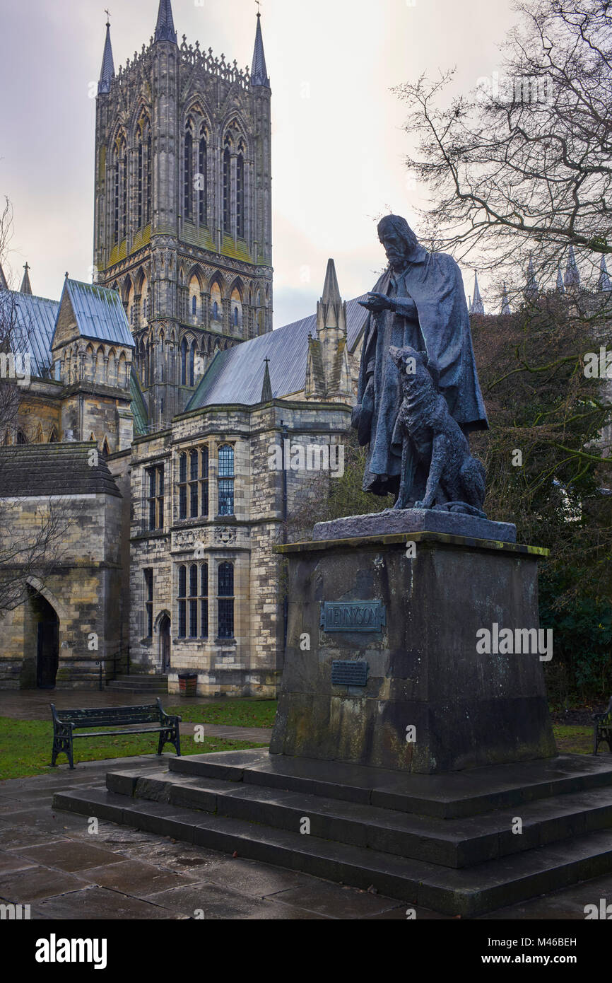 Statue Von Alfred Lord Tennyson Stockfotos und -bilder Kaufen - Alamy