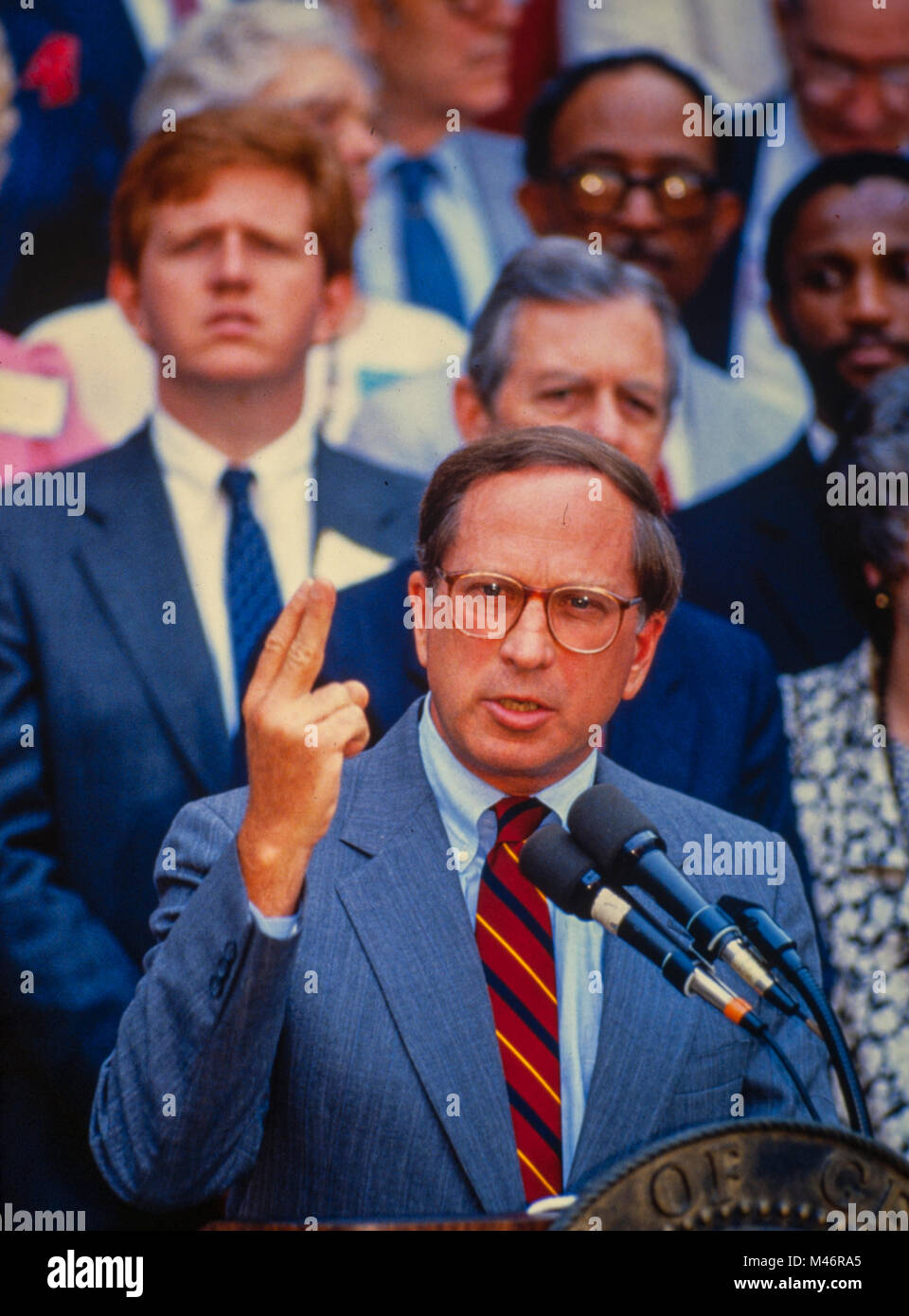 Us-Senator Sam Nunn, ein Demokrat aus Georgien diente als Vorsitzender ...