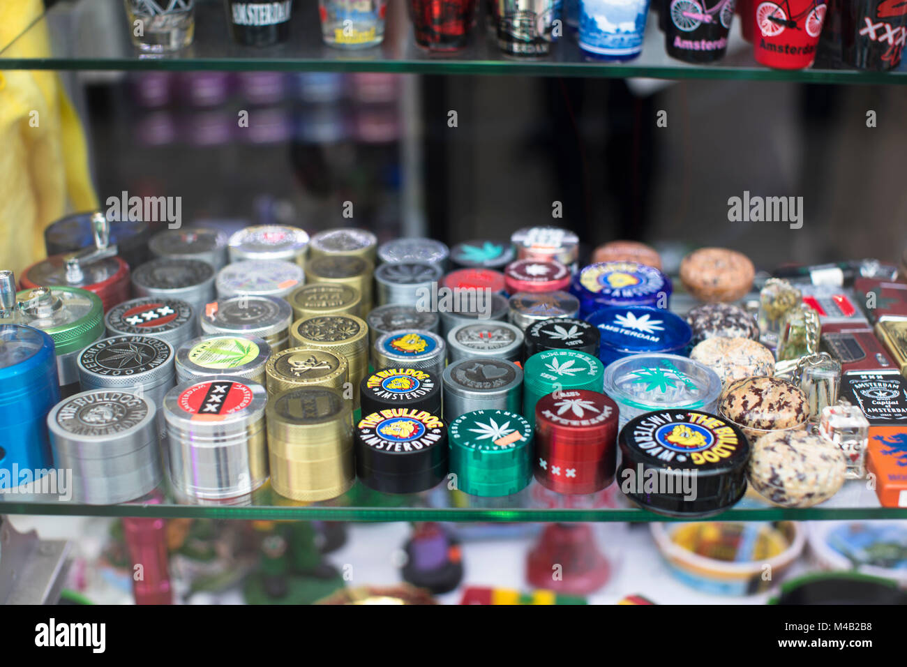 Amsterdam drogen cannabis -Fotos und -Bildmaterial in hoher Auflösung ...