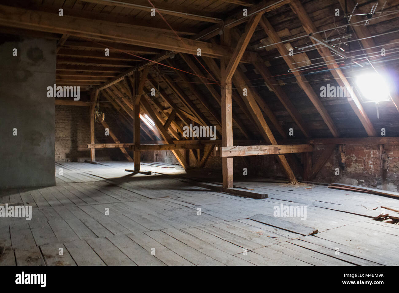 Dachbalken Aus Holz Stockfotos und -bilder Kaufen - Alamy
