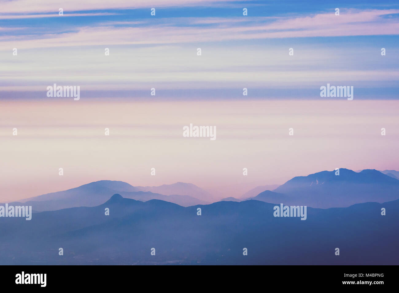 Morgen dunst -Fotos und -Bildmaterial in hoher Auflösung – Alamy