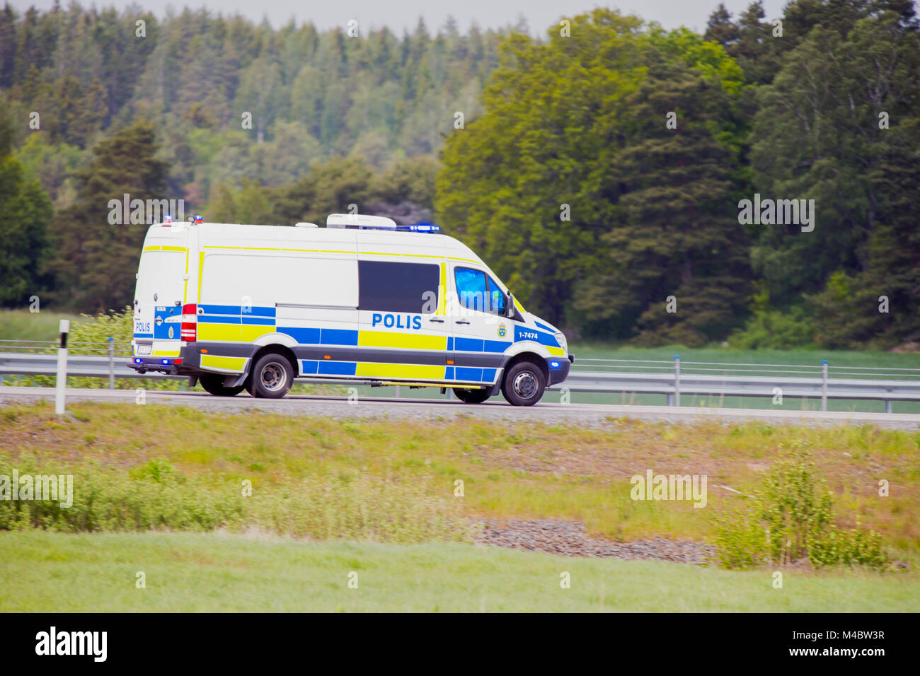 Polizeiuniform van -Fotos und -Bildmaterial in hoher Auflösung – Alamy