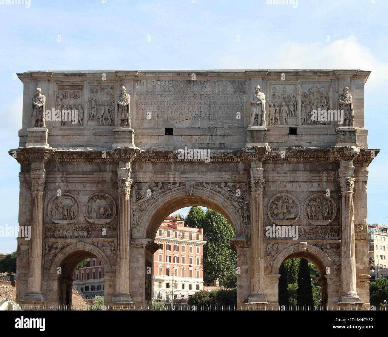 Blick auf den Triumphbogen des Konstantin aus dem Süden, nahe dem ...