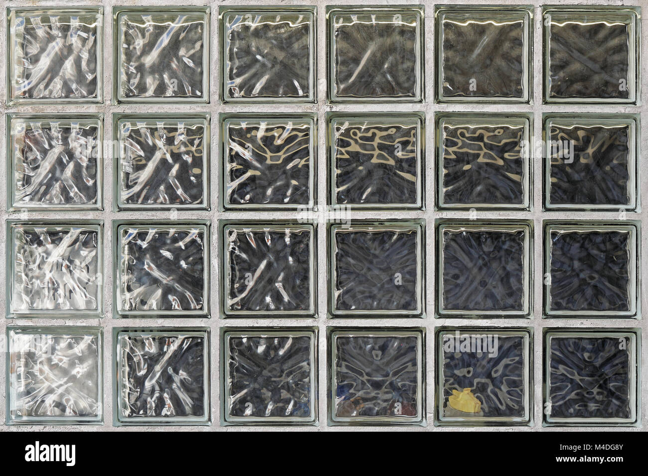 Glass wall blocks -Fotos und -Bildmaterial in hoher Auflösung – Alamy