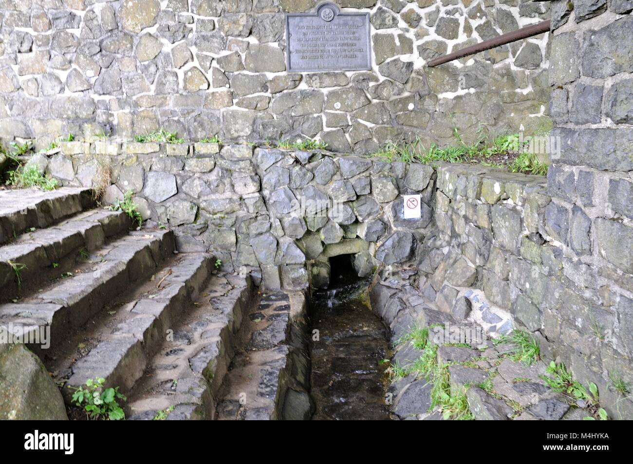 Fulda Quelle auf der Wasserkuppe Rhön Deutschland Stockfotografie - Alamy