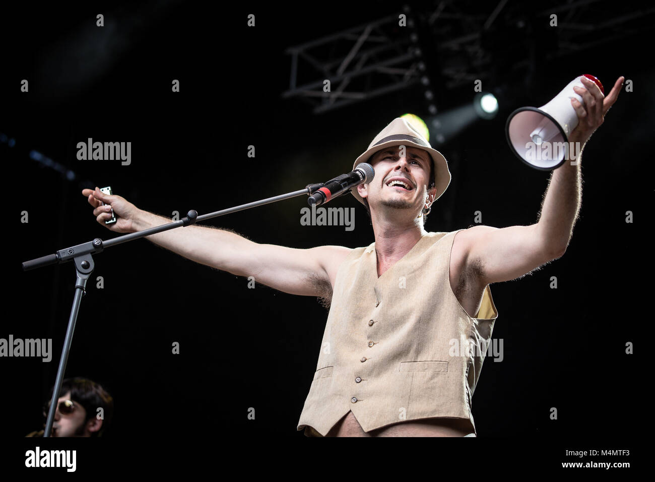 Herr musik -Fotos und -Bildmaterial in hoher Auflösung – Alamy