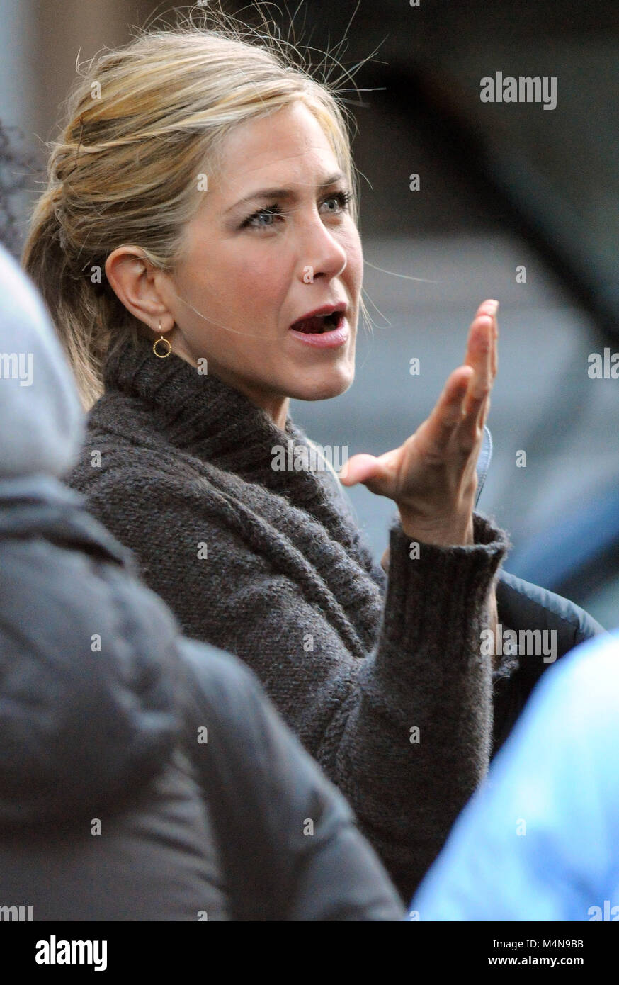 Jennifer aniston filmt fernweh im bryant park -Fotos und -Bildmaterial ...