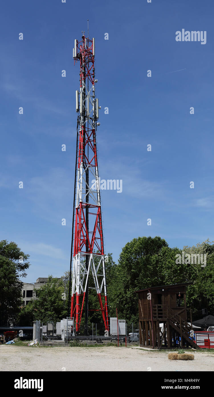 Mobile Funkmast Kommunikation Antenne Stockfotografie - Alamy