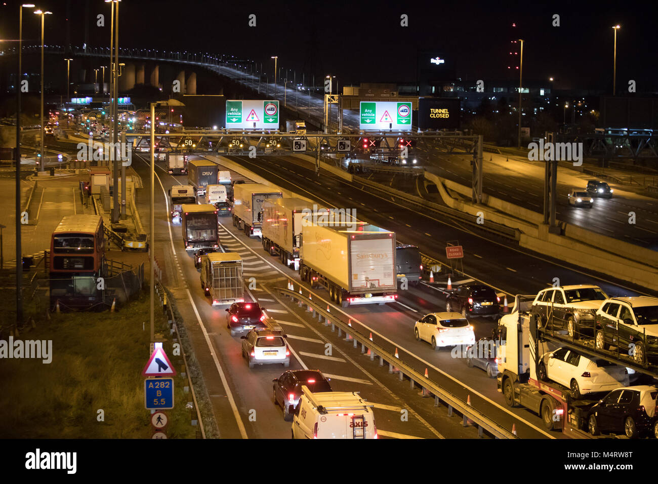 M25 a13 -Fotos und -Bildmaterial in hoher Auflösung – Alamy