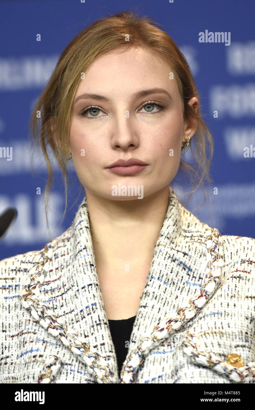 Julia roy -Fotos und -Bildmaterial in hoher Auflösung – Alamy