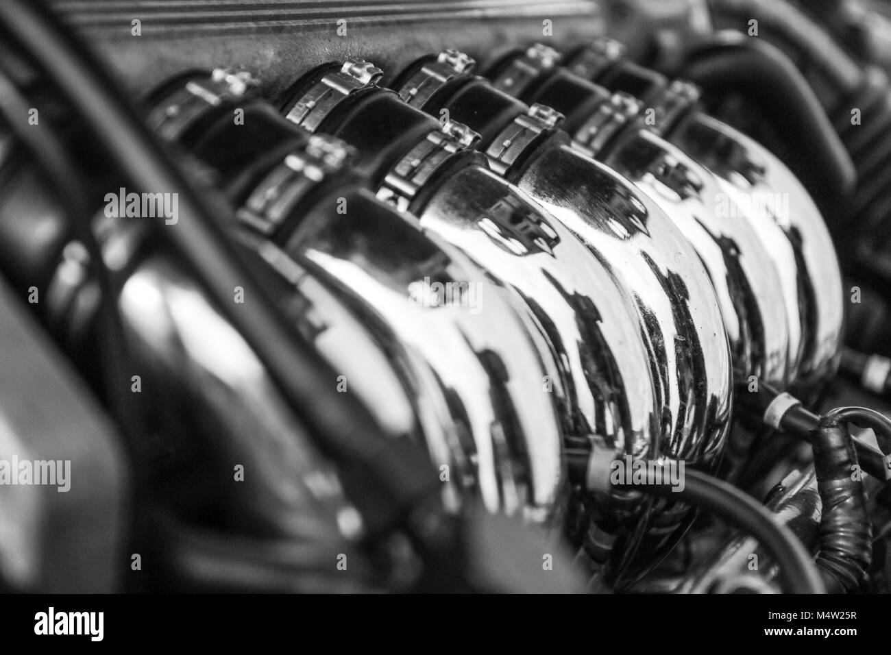 Sechszylinder motor -Fotos und -Bildmaterial in hoher Auflösung – Alamy