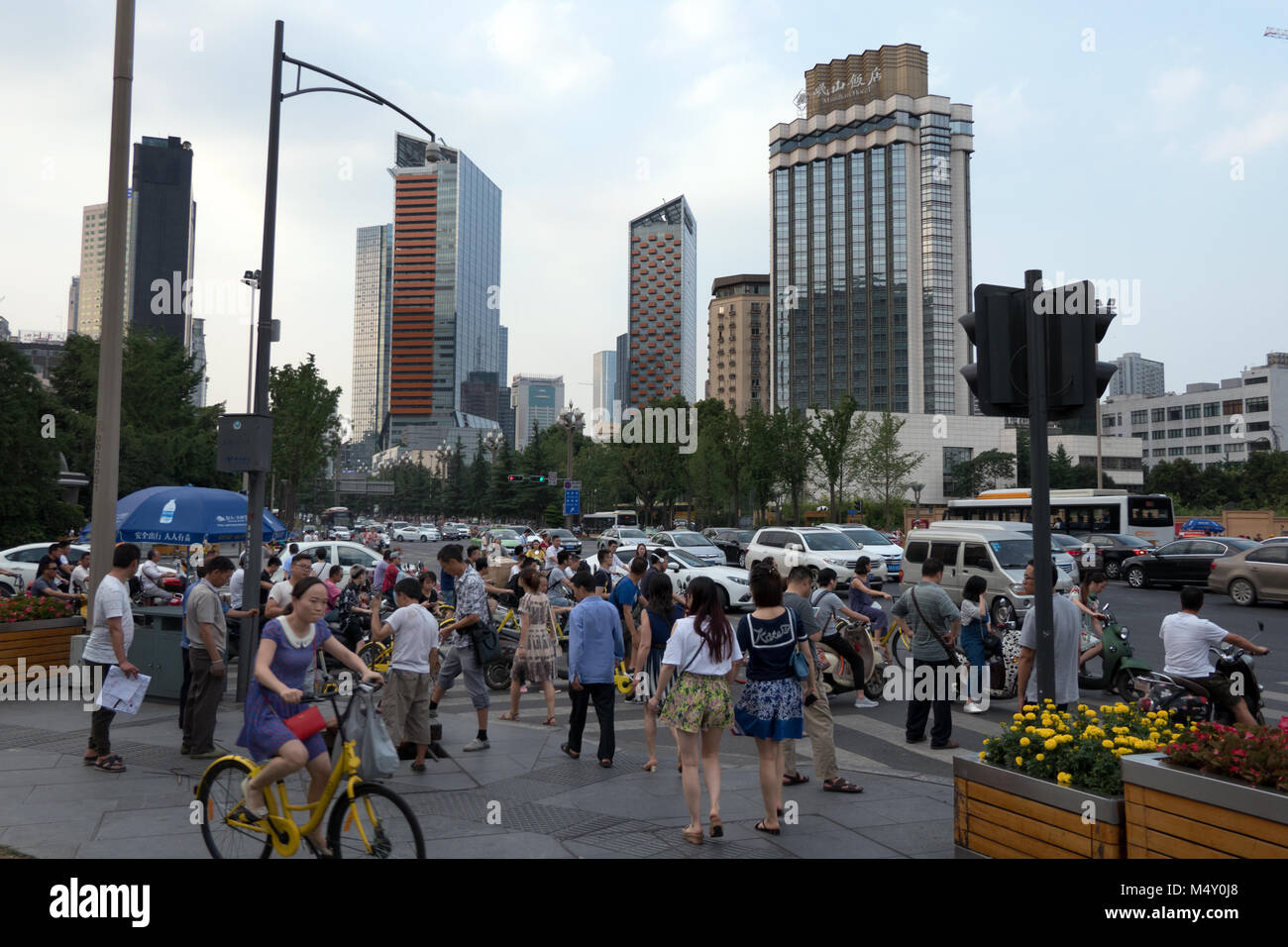 Renmin avenue -Fotos und -Bildmaterial in hoher Auflösung – Alamy