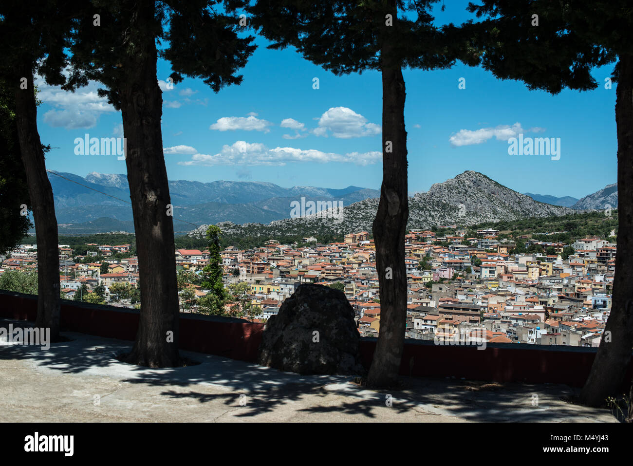 Sardinia dorgali view town -Fotos und -Bildmaterial in hoher Auflösung ...