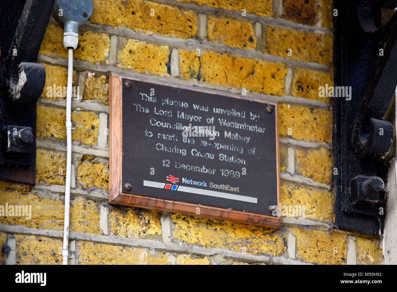 Charing cross plakette -Fotos und -Bildmaterial in hoher Auflösung – Alamy