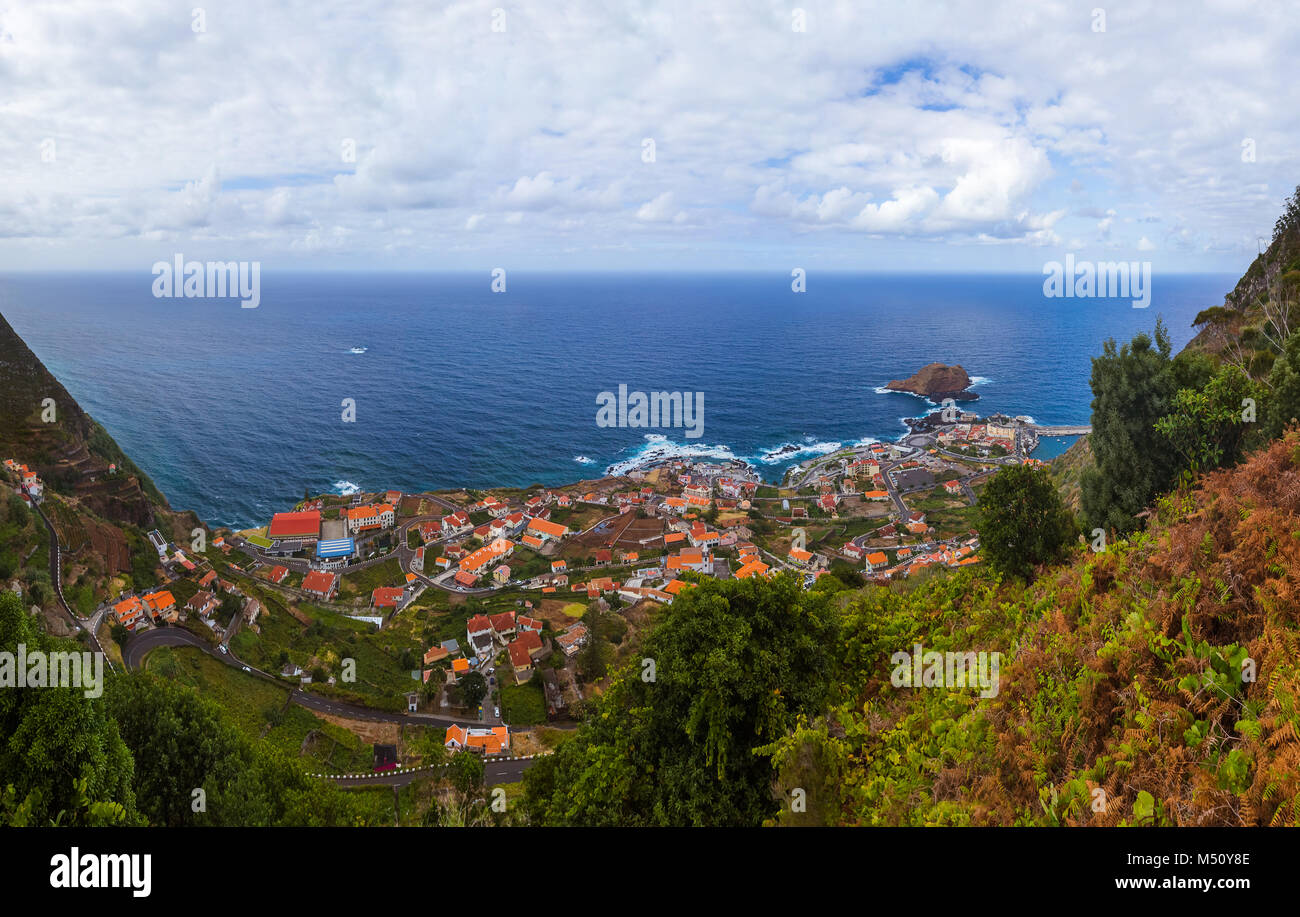 Porto moniz hafen -Fotos und -Bildmaterial in hoher Auflösung – Alamy