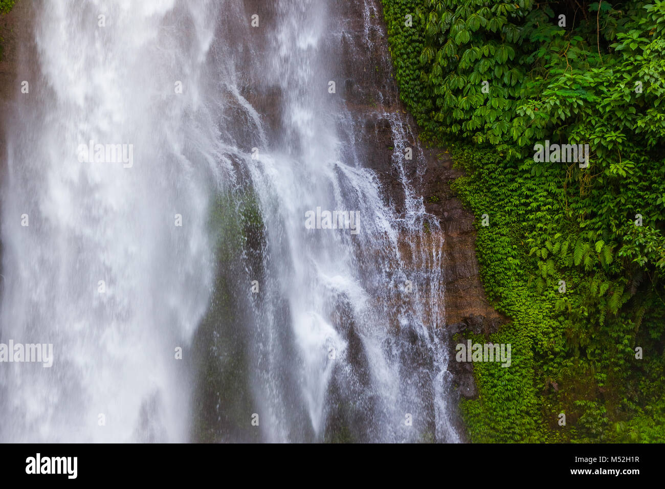 Git git waterfall -Fotos und -Bildmaterial in hoher Auflösung – Alamy