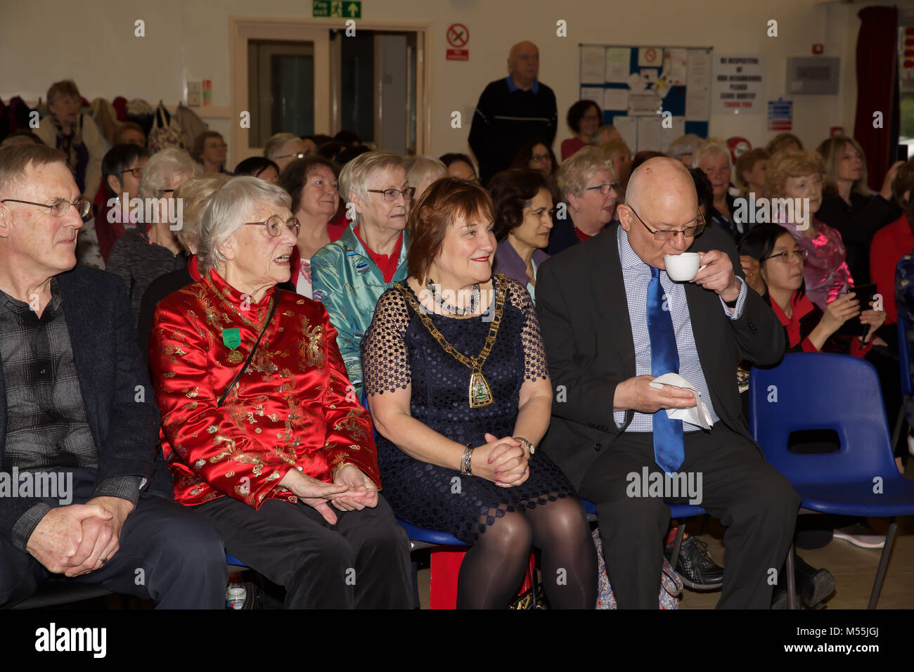 Gelbe chinesische trommel -Fotos und -Bildmaterial in hoher Auflösung ...