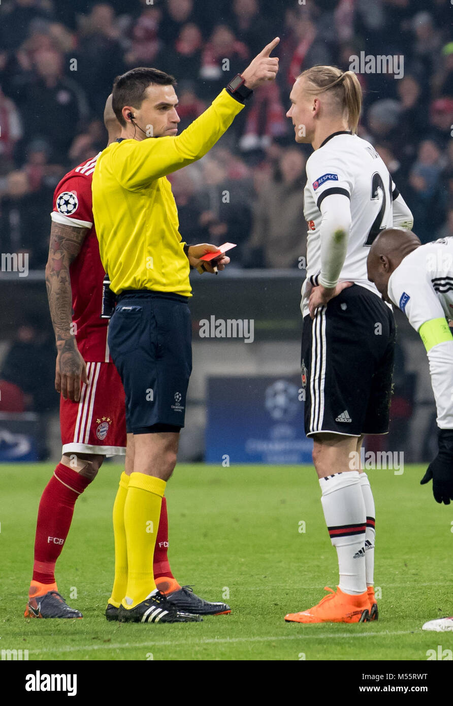Referee ovidiu hategan -Fotos und -Bildmaterial in hoher Auflösung ...