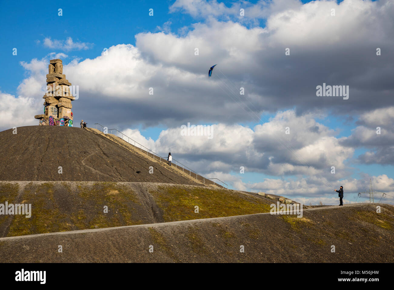Halde Rheinelbe in Gelsenkirchen, 100 Meter hohen Haufen Berge ...