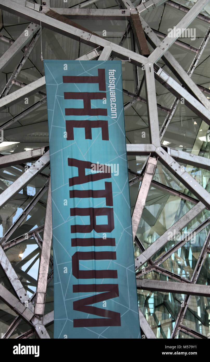 Das Atrium in der Federation Square in Melbourne Stockfotografie - Alamy