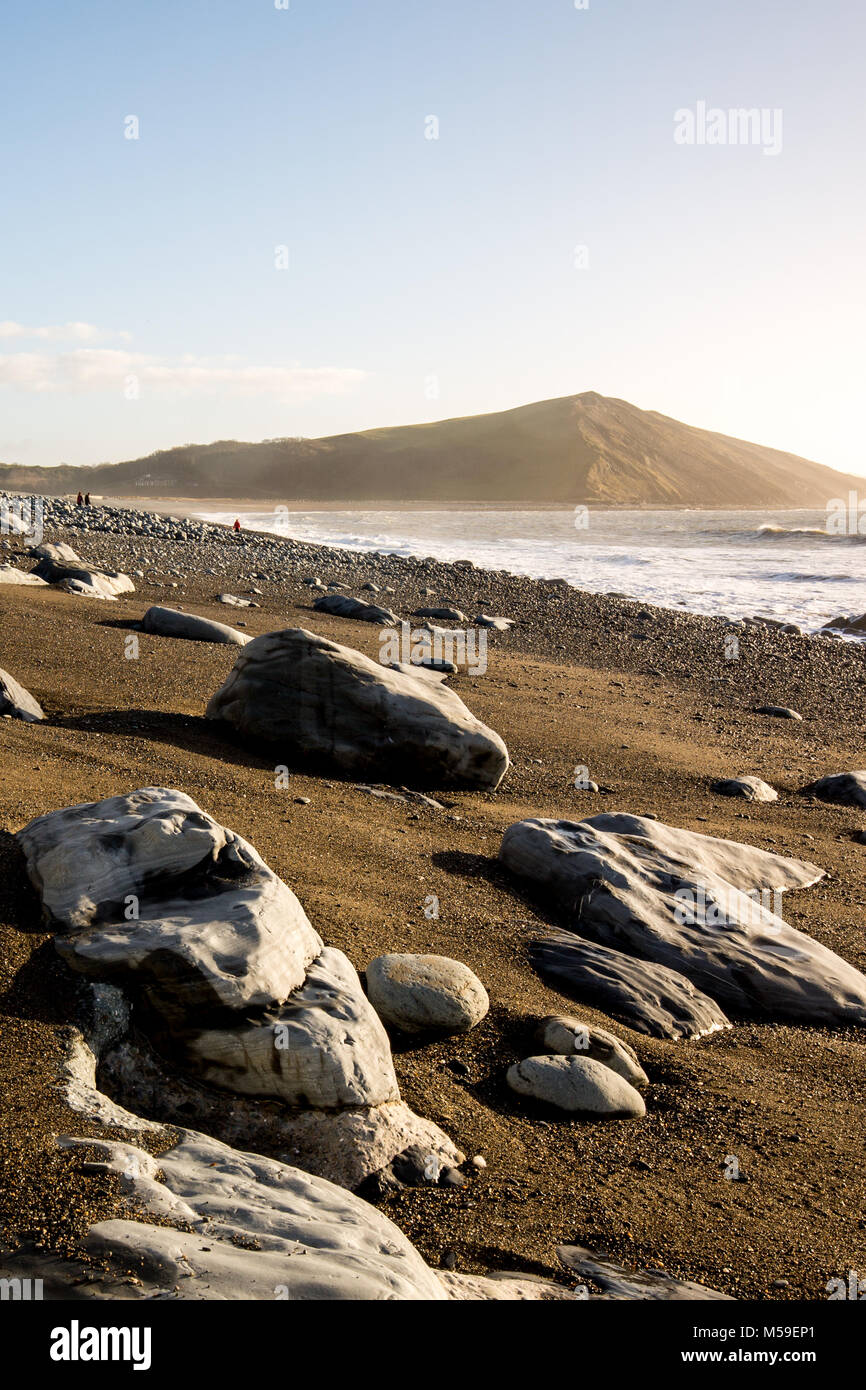 Felsen entlang eines strandes -Fotos und -Bildmaterial in hoher ...
