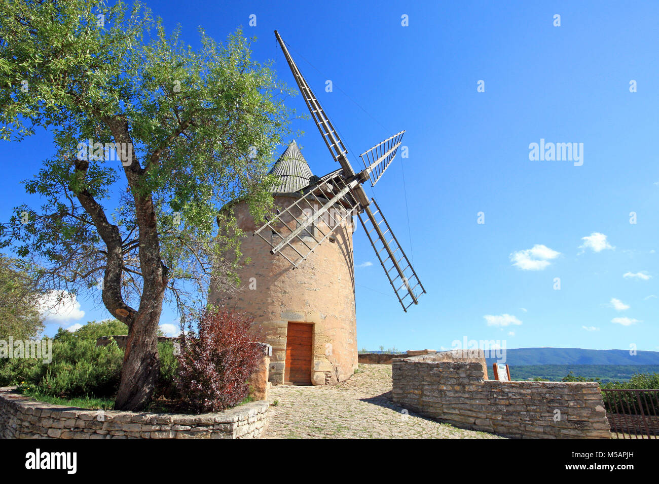 Windmühle goult -Fotos und -Bildmaterial in hoher Auflösung – Alamy