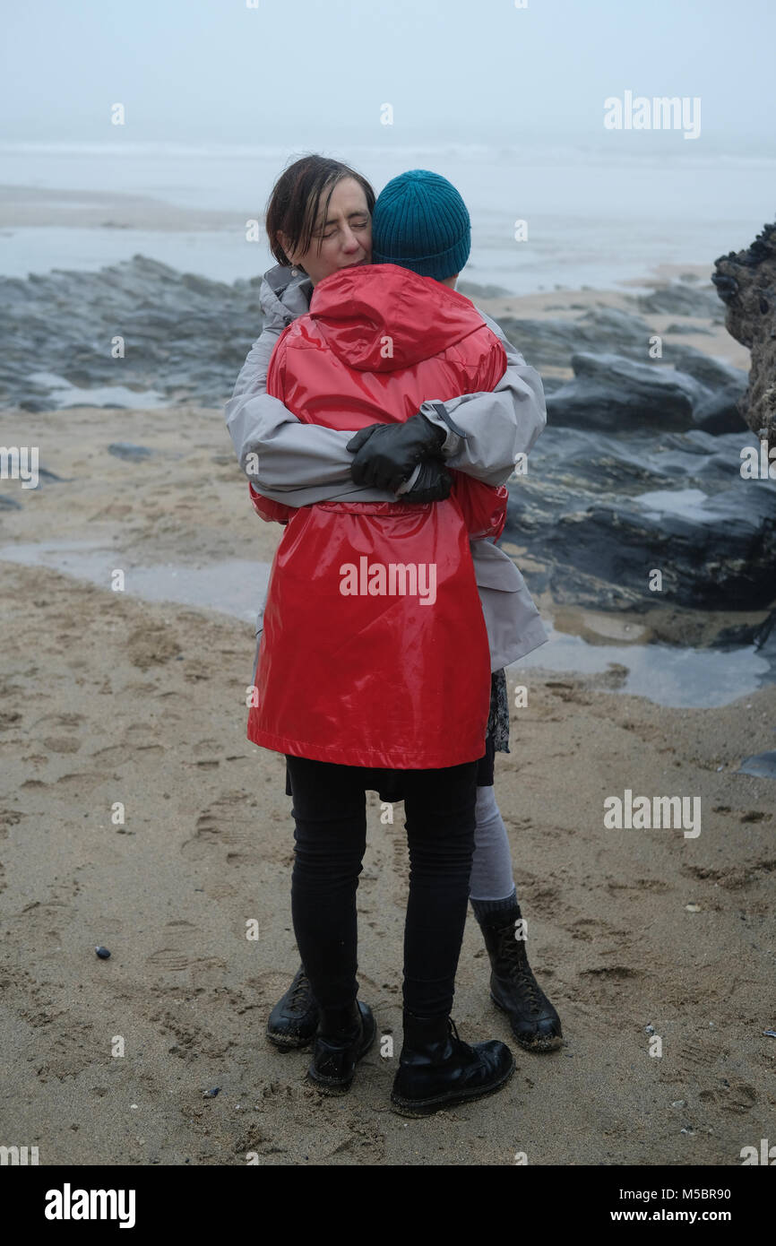 Mutter tochter teenager -Fotos und -Bildmaterial in hoher Auflösung – Alamy