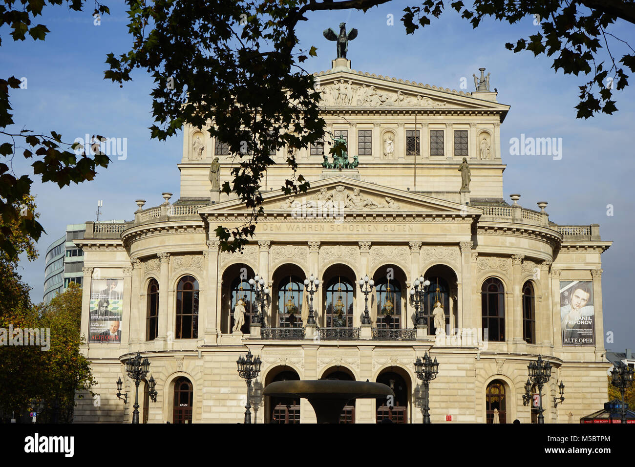 Frankfurt alte oper opernplatz -Fotos und -Bildmaterial in hoher ...