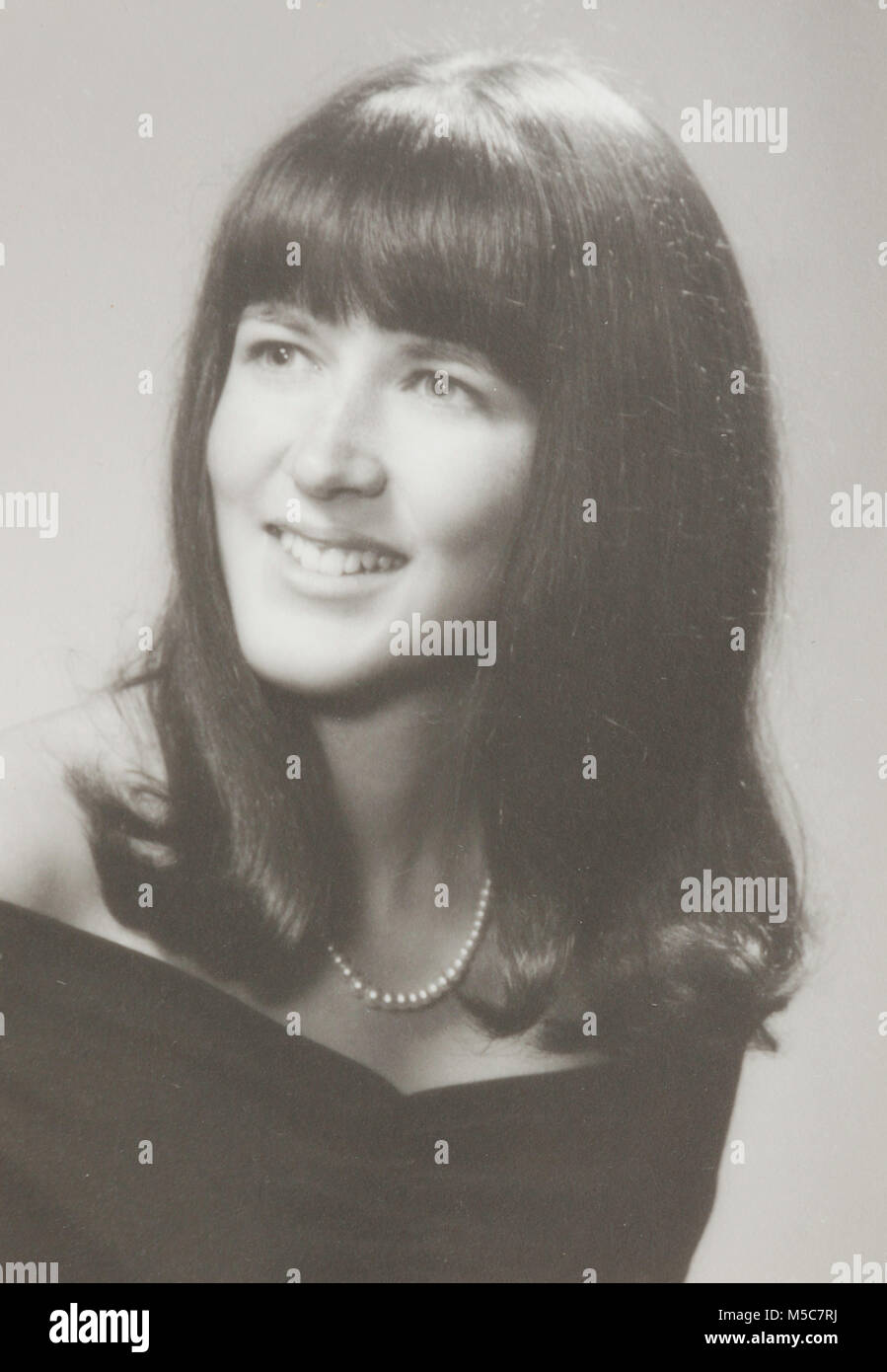 1960s high school graduation -Fotos und -Bildmaterial in hoher ...