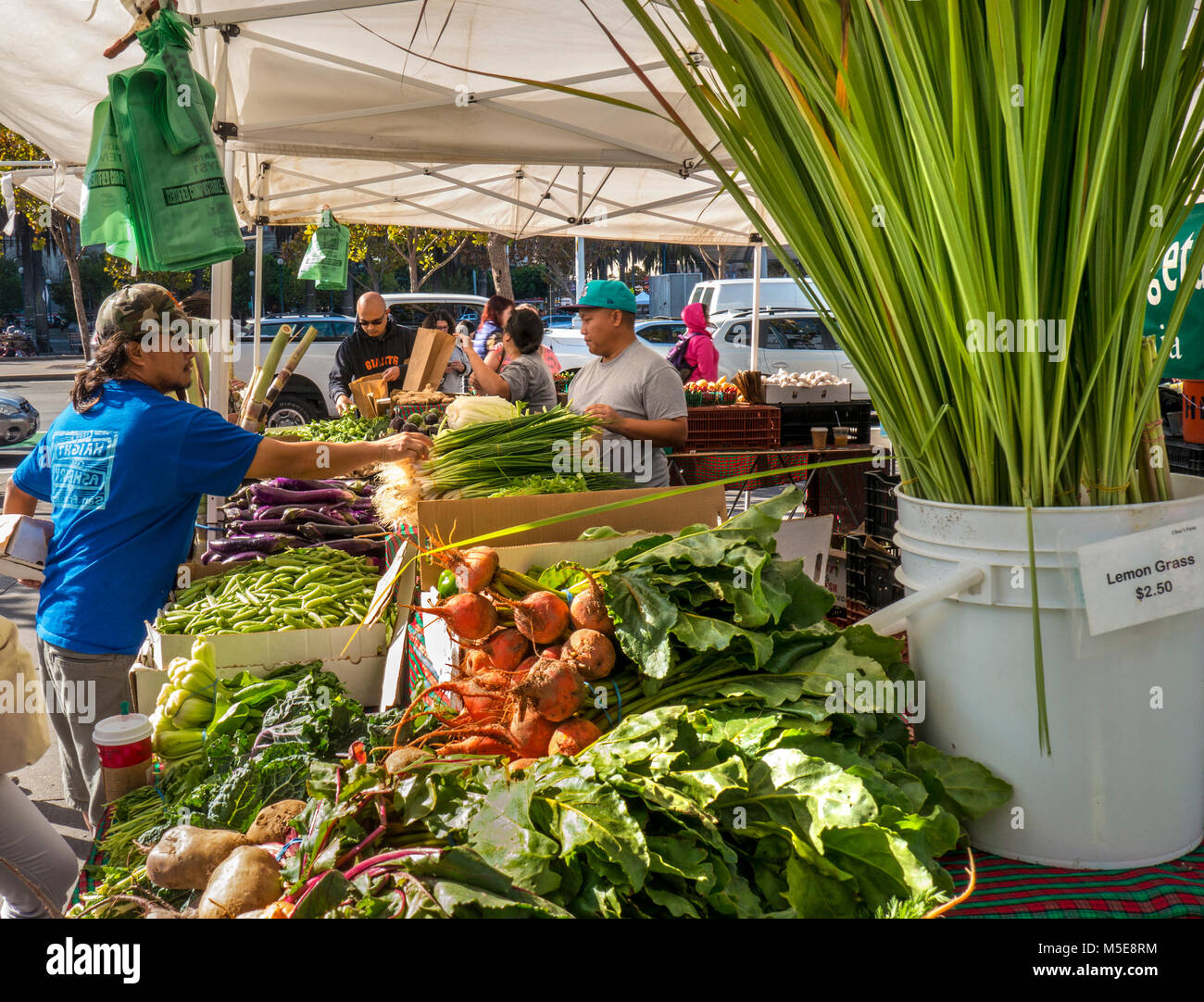 Organic farm stall -Fotos und -Bildmaterial in hoher Auflösung – Alamy