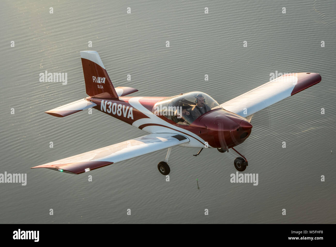 Vans RV-12 Light Sport Aircraft im Formationsflug Stockfotografie - Alamy