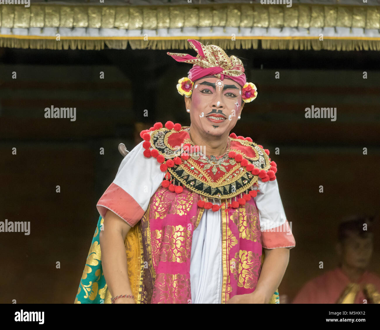 Balinesischer traditioneller tanz -Fotos und -Bildmaterial in hoher ...