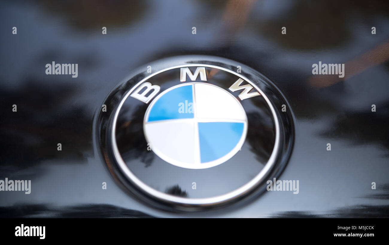 Bmw logo symbol icon -Fotos und -Bildmaterial in hoher Auflösung ...