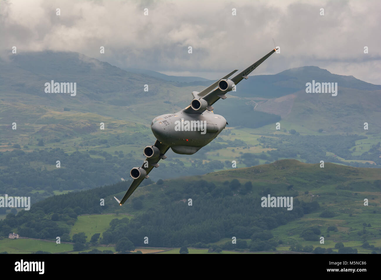 Mach loop head auf tiefpass -Fotos und -Bildmaterial in hoher Auflösung ...