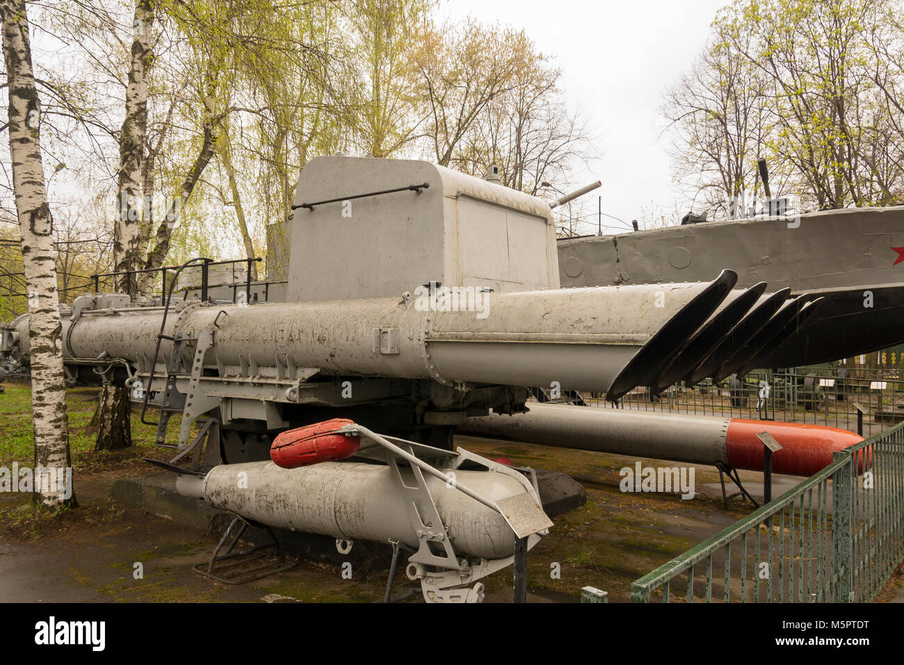Torpedo launcher -Fotos und -Bildmaterial in hoher Auflösung – Alamy