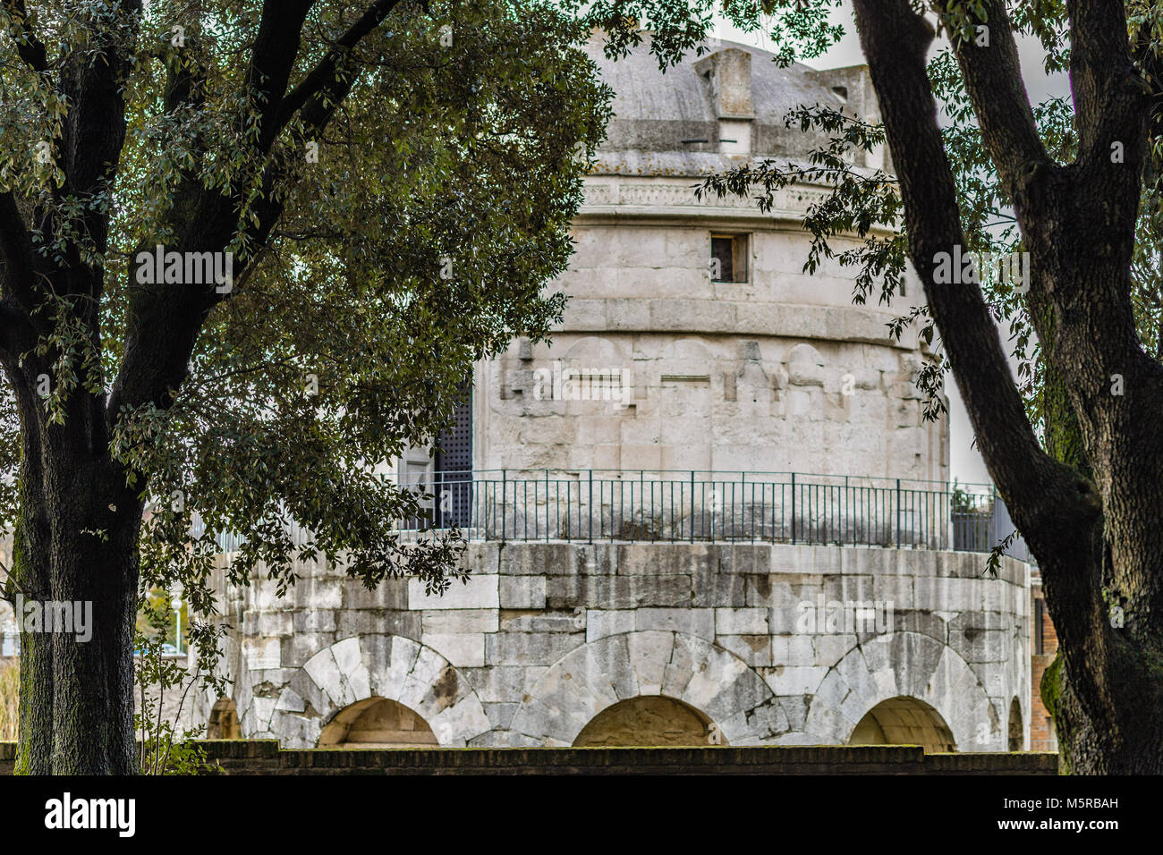 Mausoleum Von Theoderik Stockfotos & Mausoleum Von Theoderik Bilder - Alamy