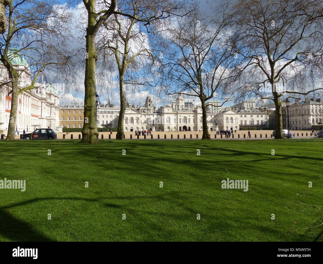 Parade ground of royal palace -Fotos und -Bildmaterial in hoher ...